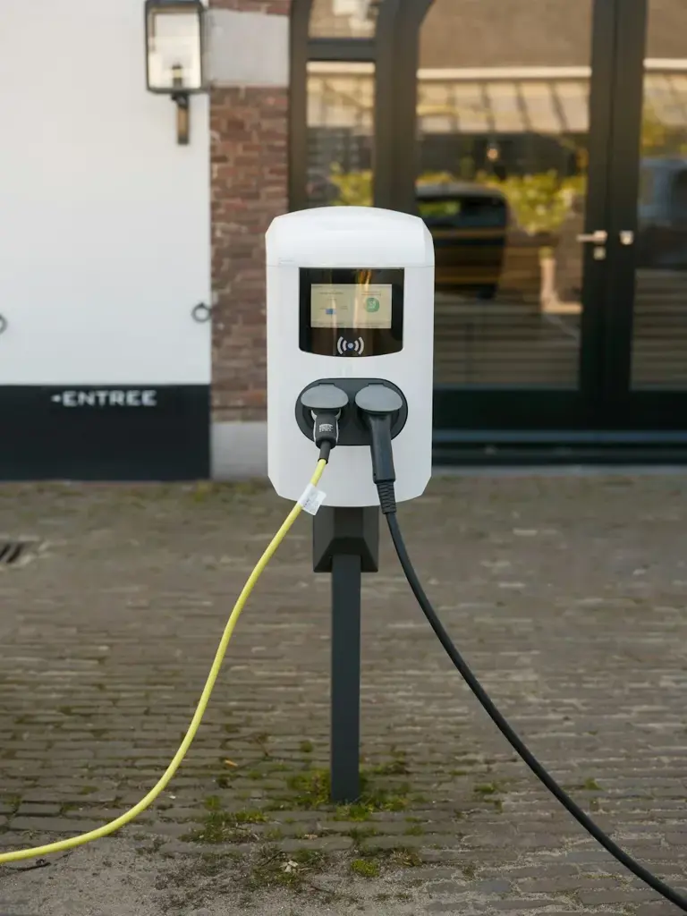 The EV backtrack: Why 1 in 4 owners may return to gas this year