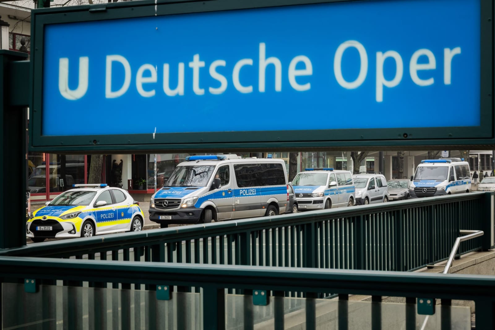 Teenager dies from electric shock at Berlin underground station