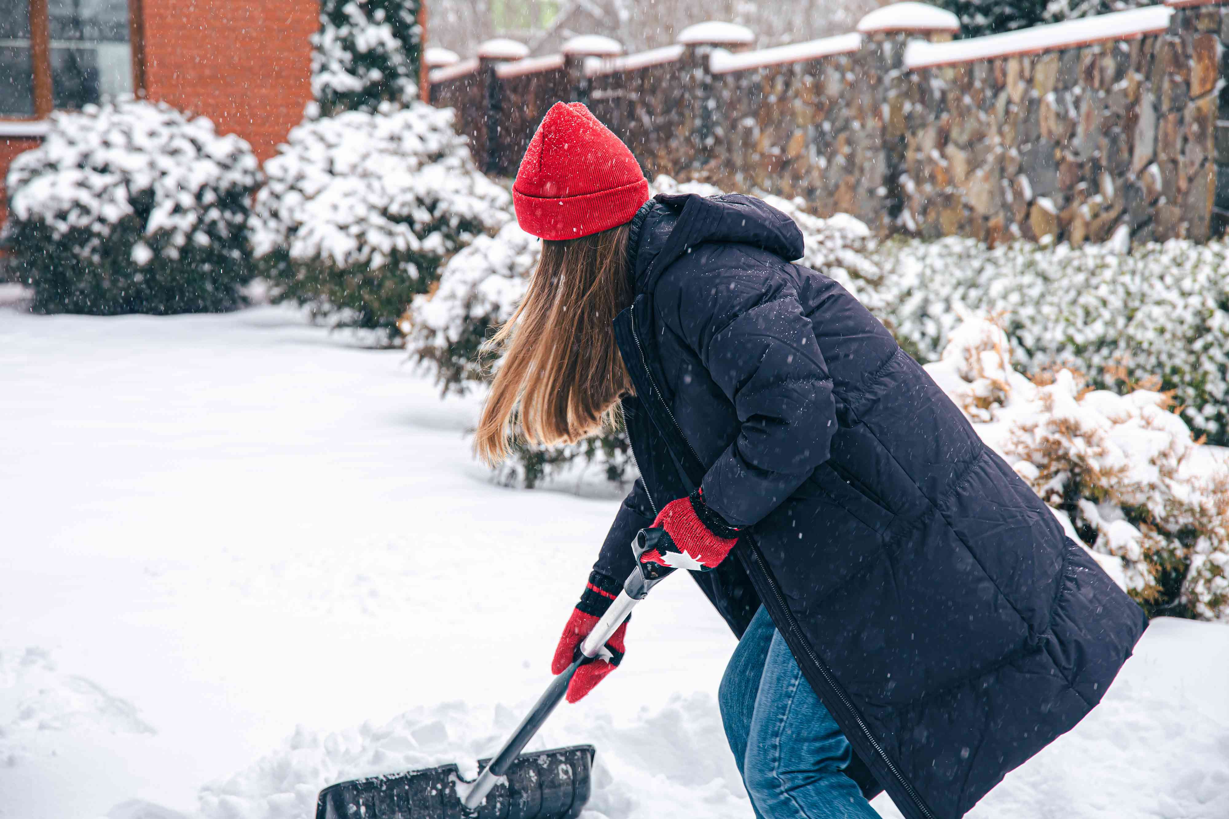 The right way to shovel snow—without hurting your back