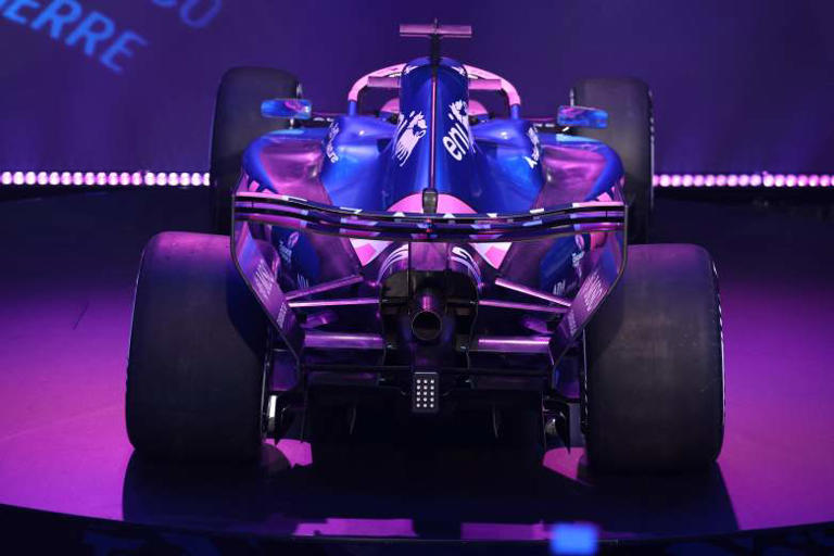 Déjà vu in pink and blue: Alpine presents its 2026 F1 car