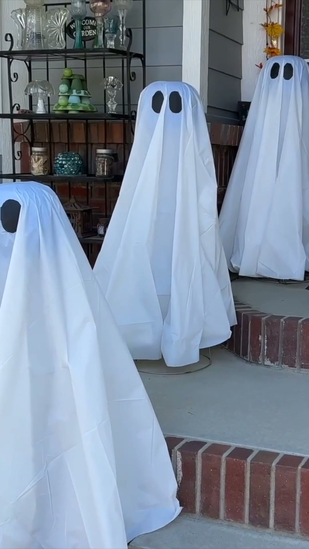 Spooky cute #Halloween yard decor 👻