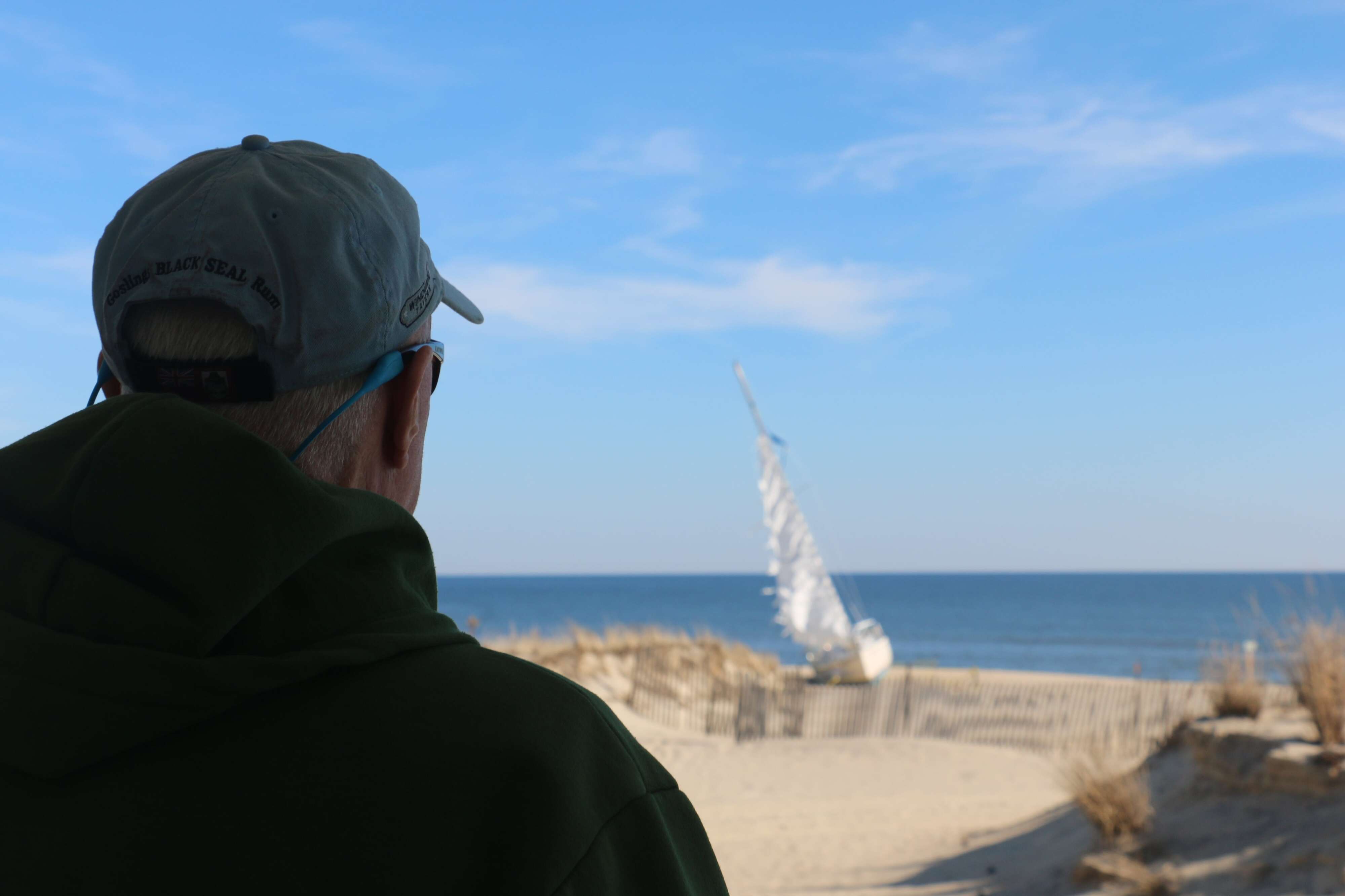 Shipwrecked boat is stuck in Jersey Shore sand. Locals are begging ...