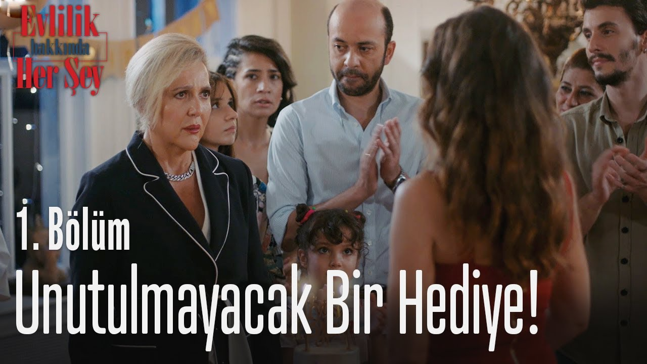 Azra'dan annesine unutamayacağı bir hediye! 🎁 - Evlilik Hakkında Her ...