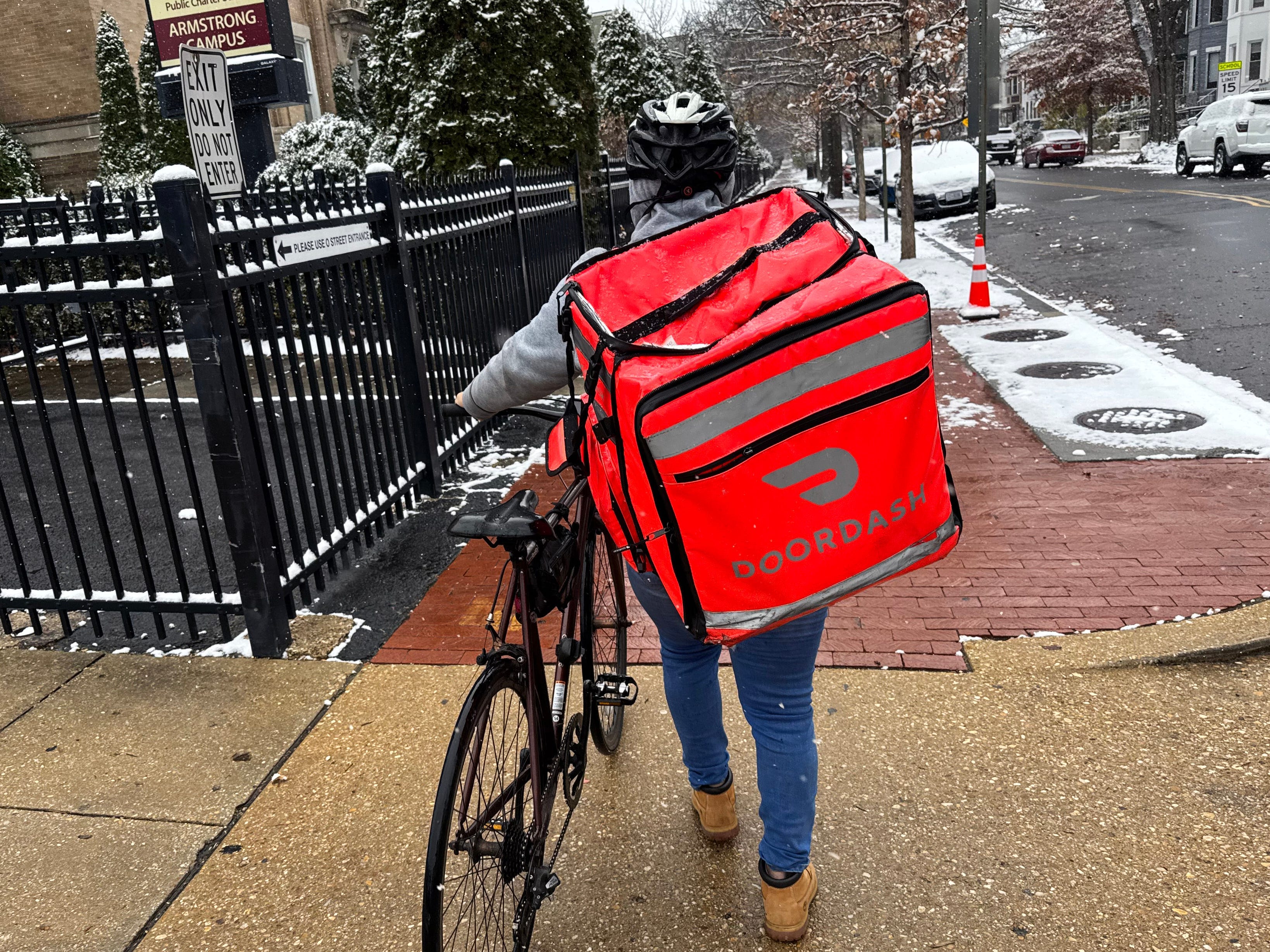 Uber Eats and DoorDash workers could see a bump from New York City's ...