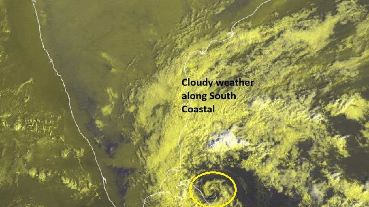 IMD rain alert : బంగాళాఖాతంలో అల్పపీడనం.. ఈ మూడు తెలుగు జిల్లాల్లో వర్షాలు, అక్కడ తుపాను బీభత్సం