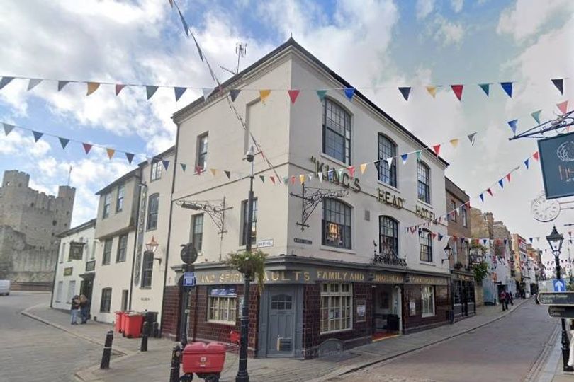 Bar and hotel in historic Kent high street granted extra hour for ...