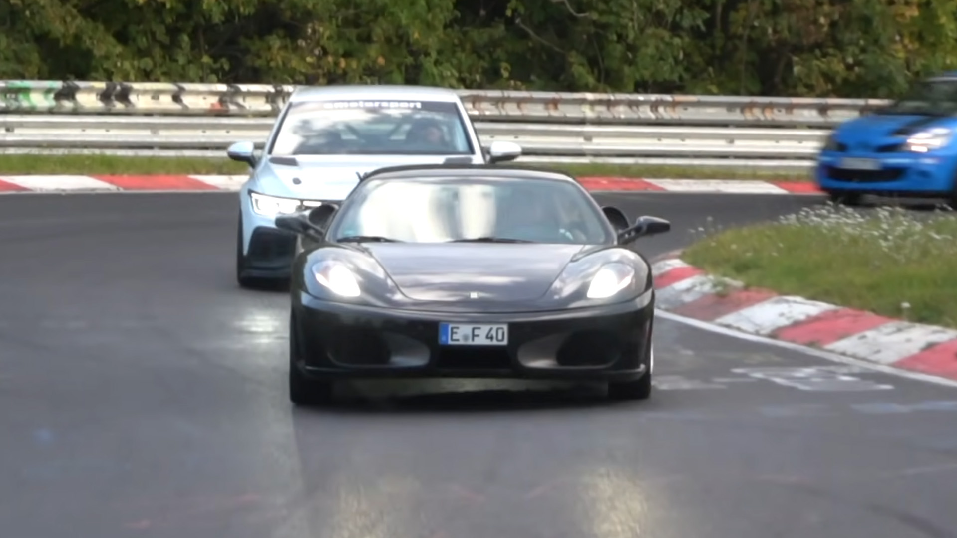 High speed racing battles at Nürburgring Nordschleife