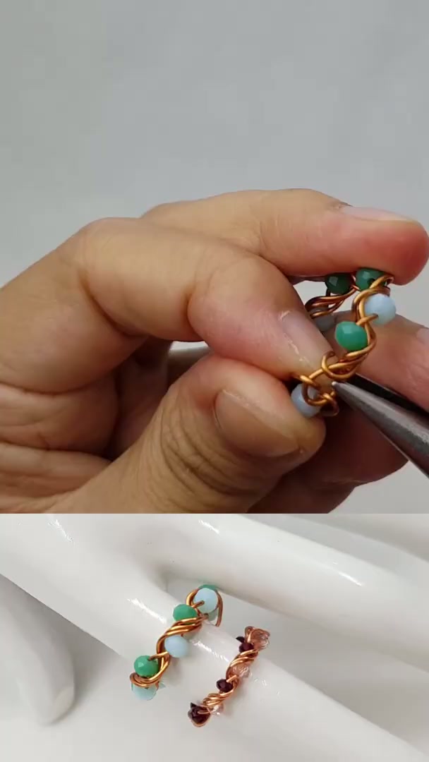 Play with wire | Twisted rings | Crystal | Small spherical stone ...