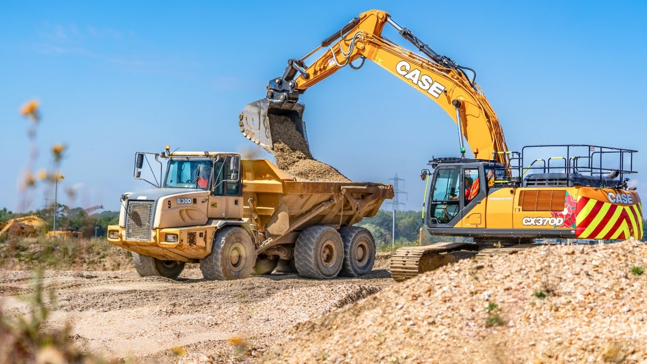 Mid Hants invests in new Case construction equipment