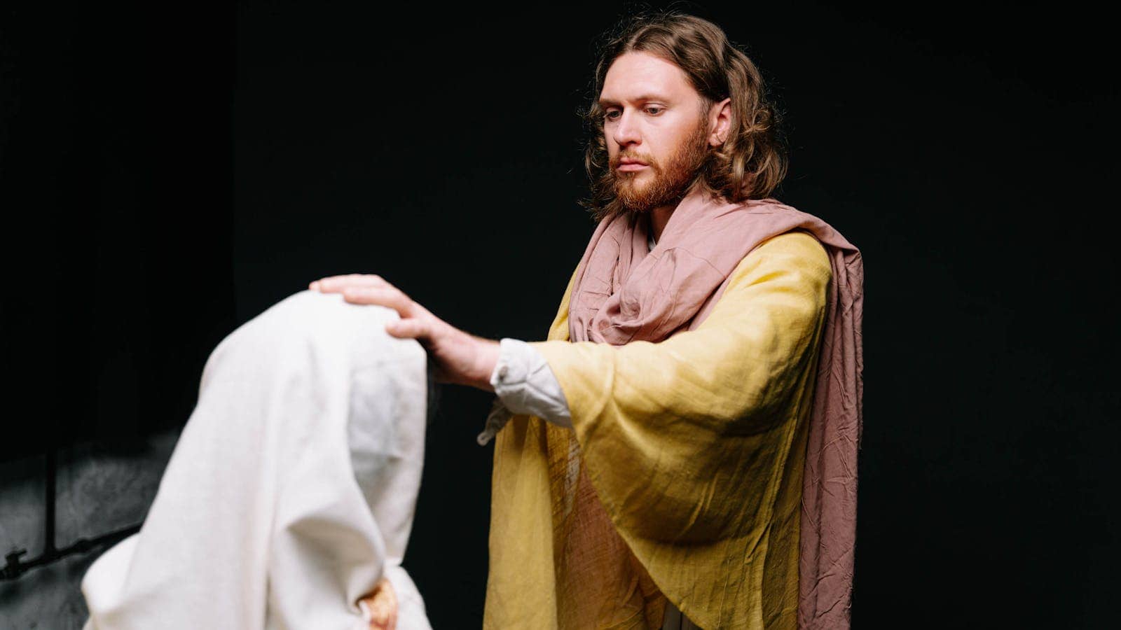 10 basic differences between Christianity and other belief systems