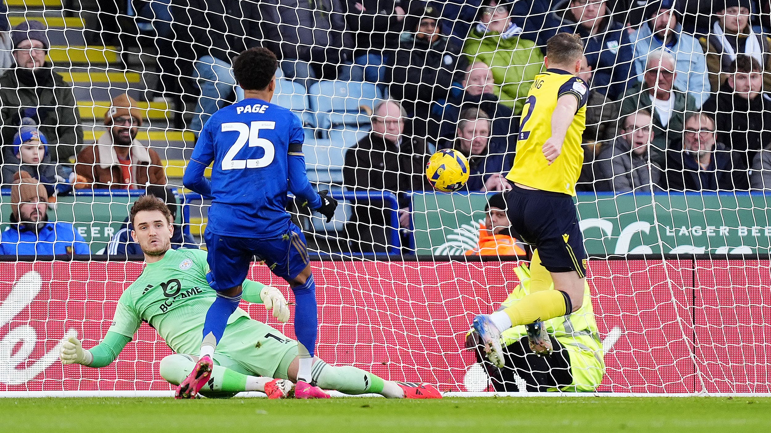 Oxford earn maiden win under boss Matt Bloomfield at Leicester