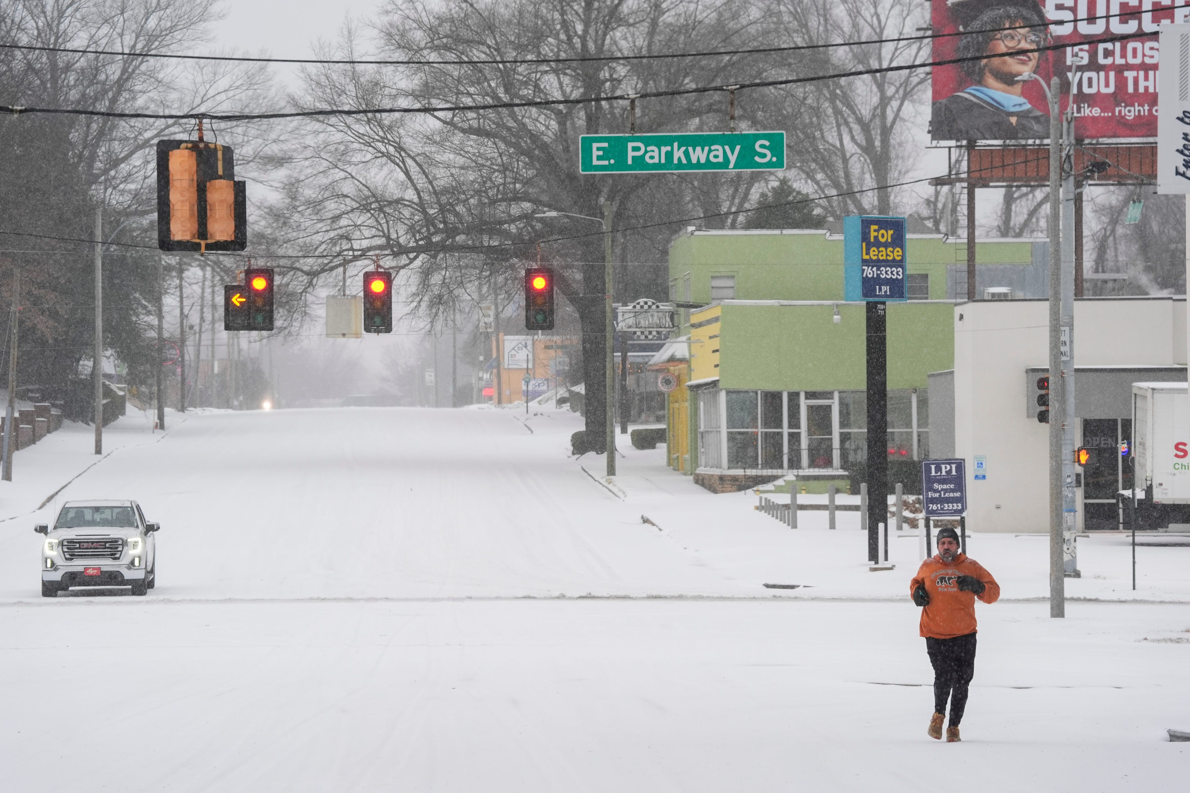 Three winter weather-related deaths in West Tennessee, officials say