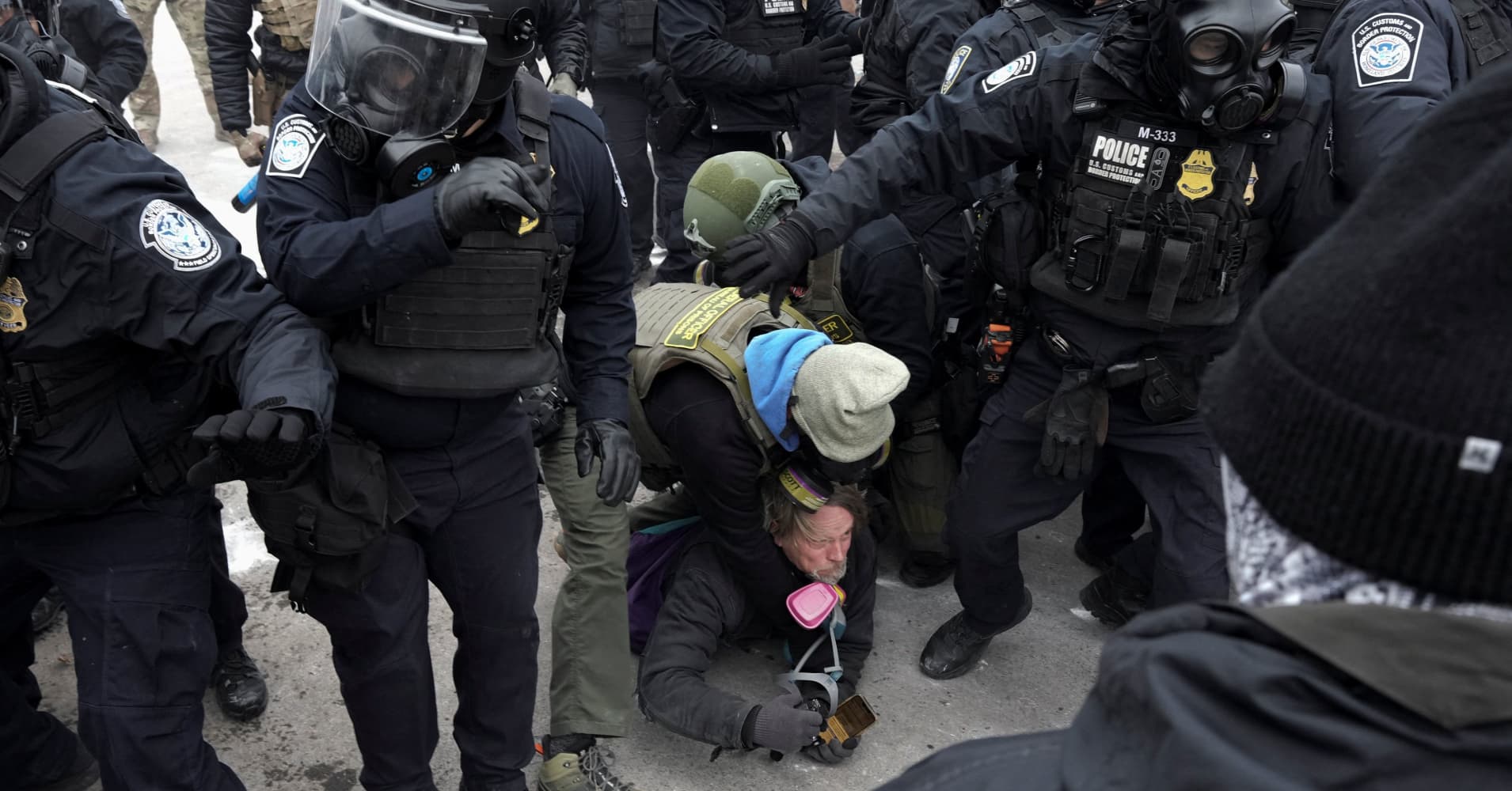 Gov. Walz calls on Trump to halt ICE operations in Minnesota after ...