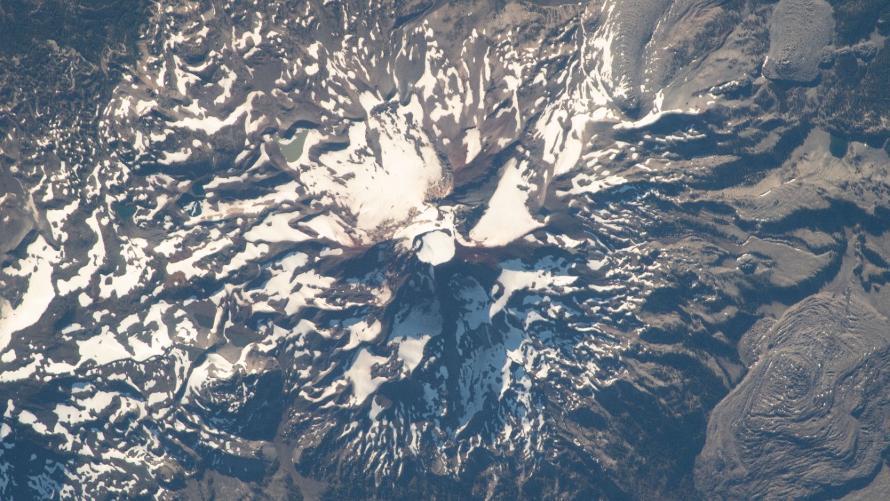 World’s largest lithium stash found in ancient Oregon volcano, USGS says