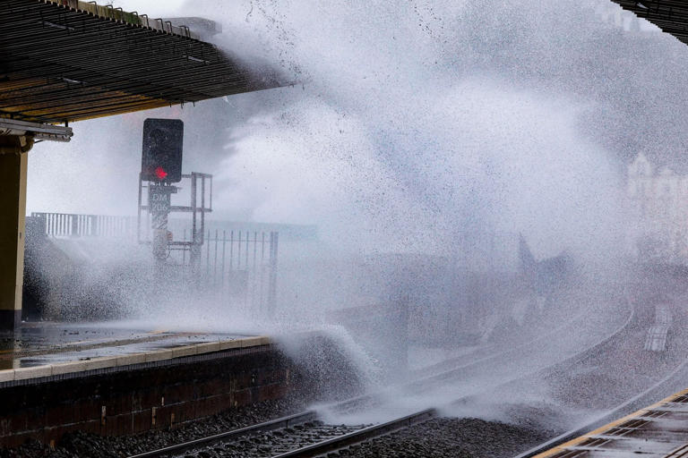 Storm Ingrid wreaks havoc, destroys historic UK pier