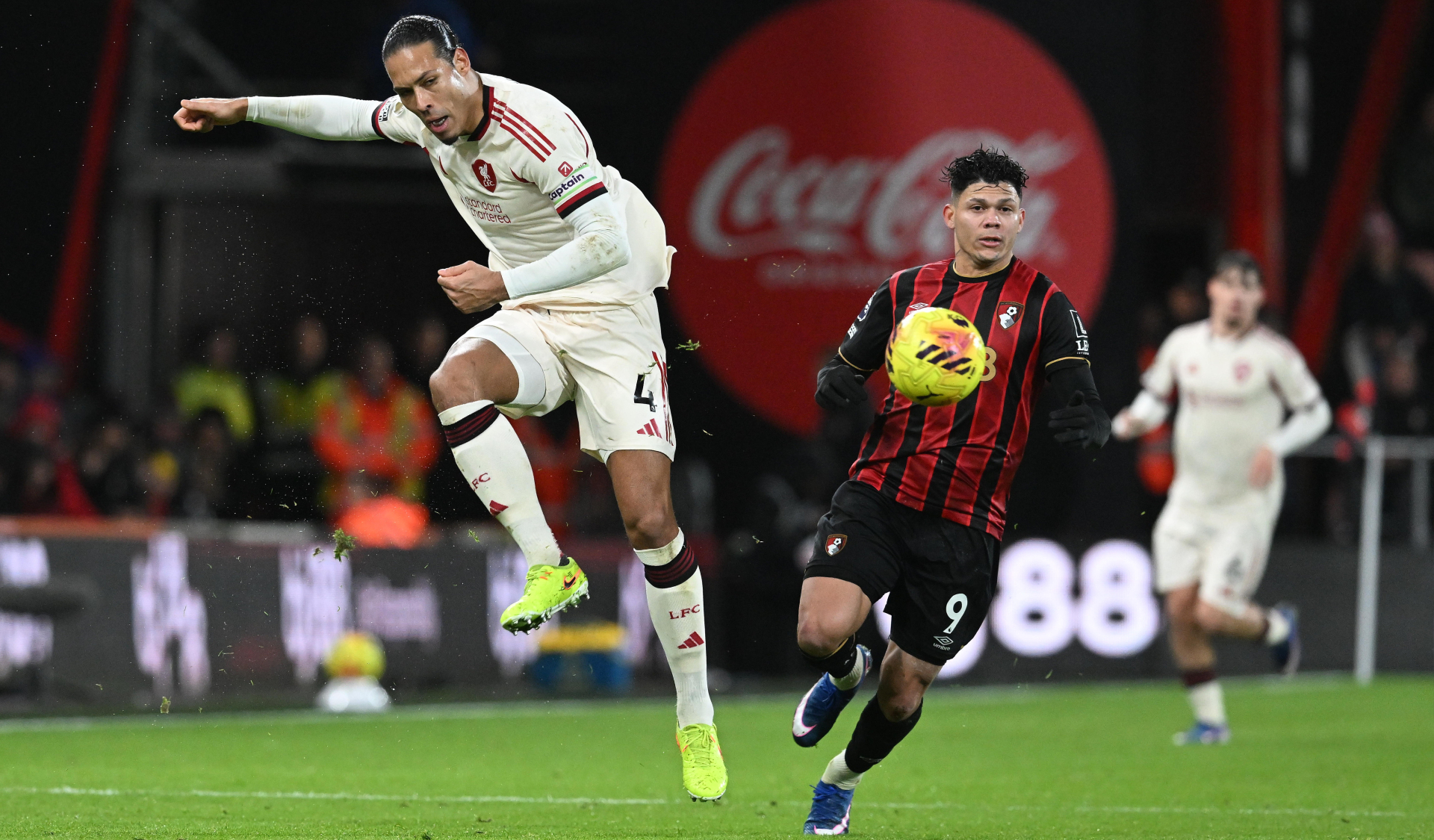 Van Dijk zwaar teleurgesteld na nieuwe tegenslag: 'Dit is moeilijk te ...