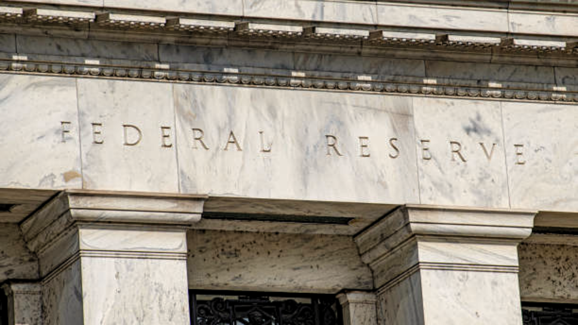 Federal Reserve survey says the US economy is 'strong', yet consumers ...