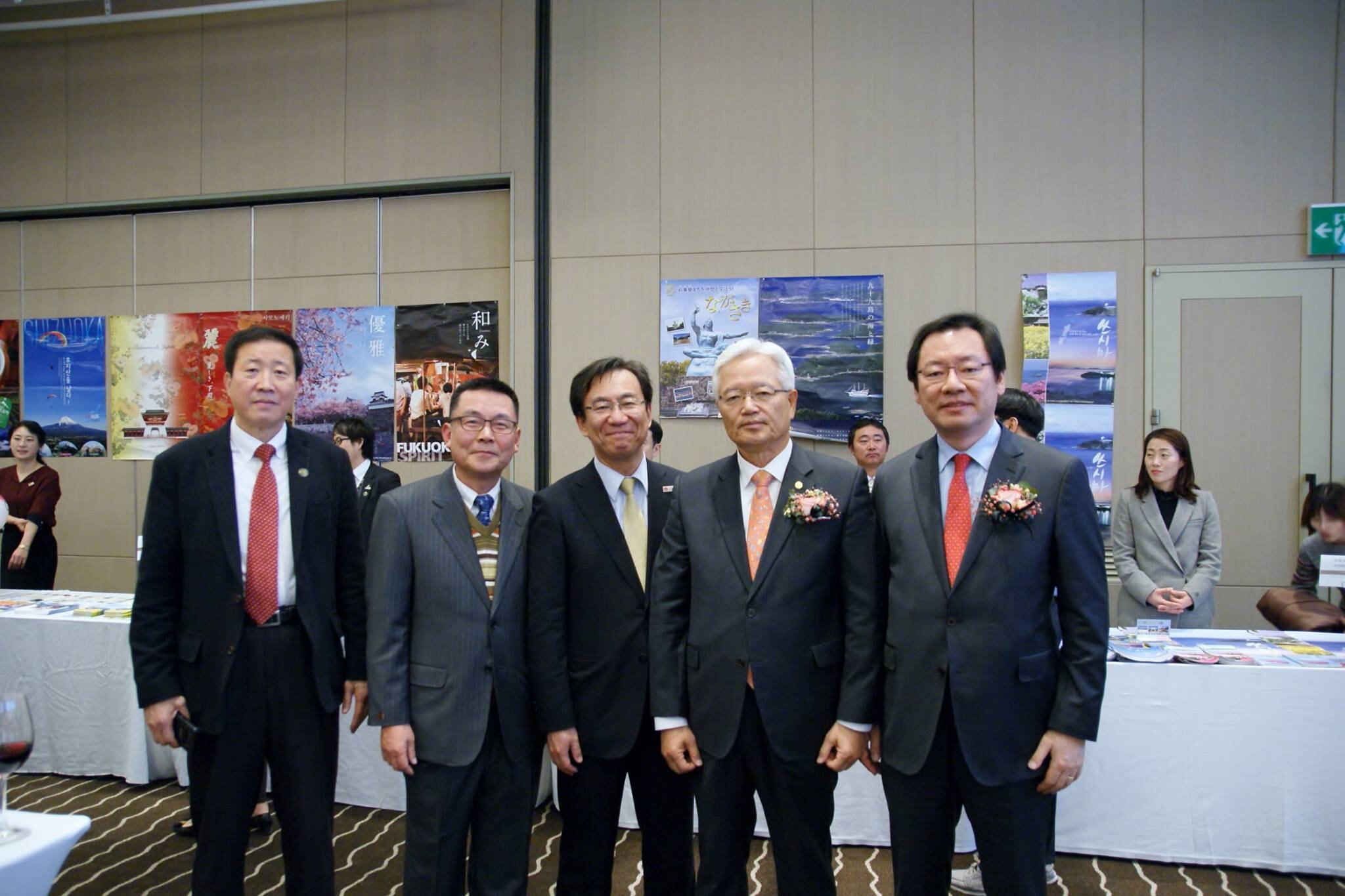 Former Japanese envoy slams Korea's consumerist Japan view