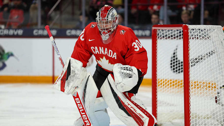 LA Kings goalie prospect Carter George scores a goal