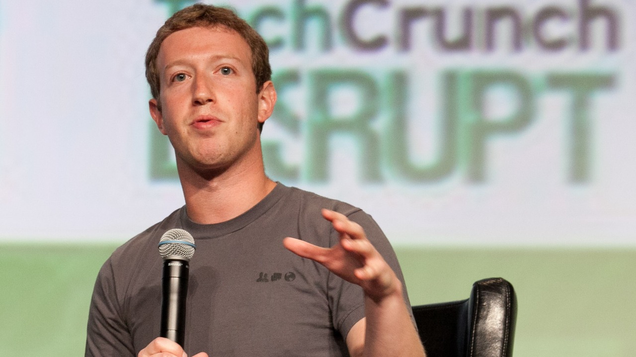 Zuckerberg’s Manhattan‑size data center plan stuns forum: 'Miles long ...