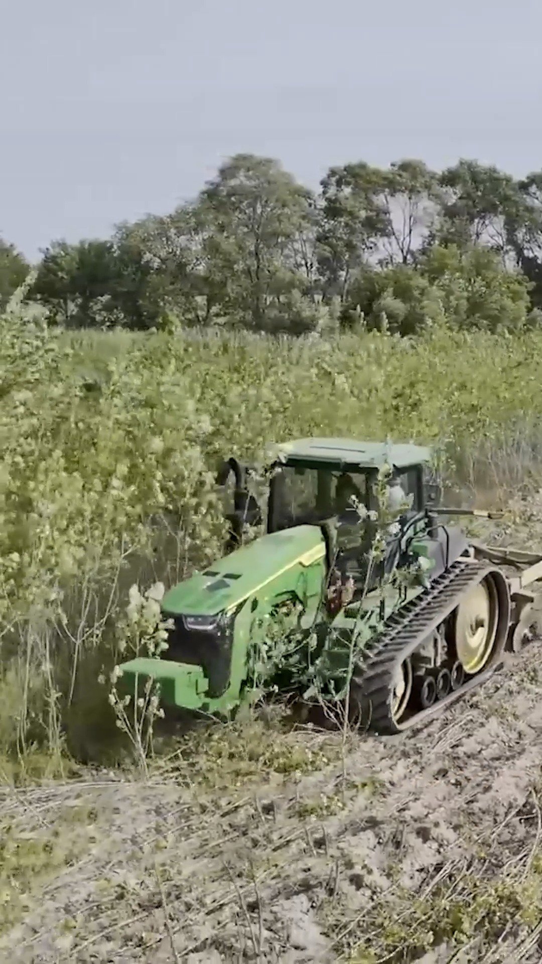 Operating a tractor with tracks