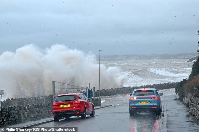 Storm Ingrid to batter UK into next week, forecasters say - as heavy ...