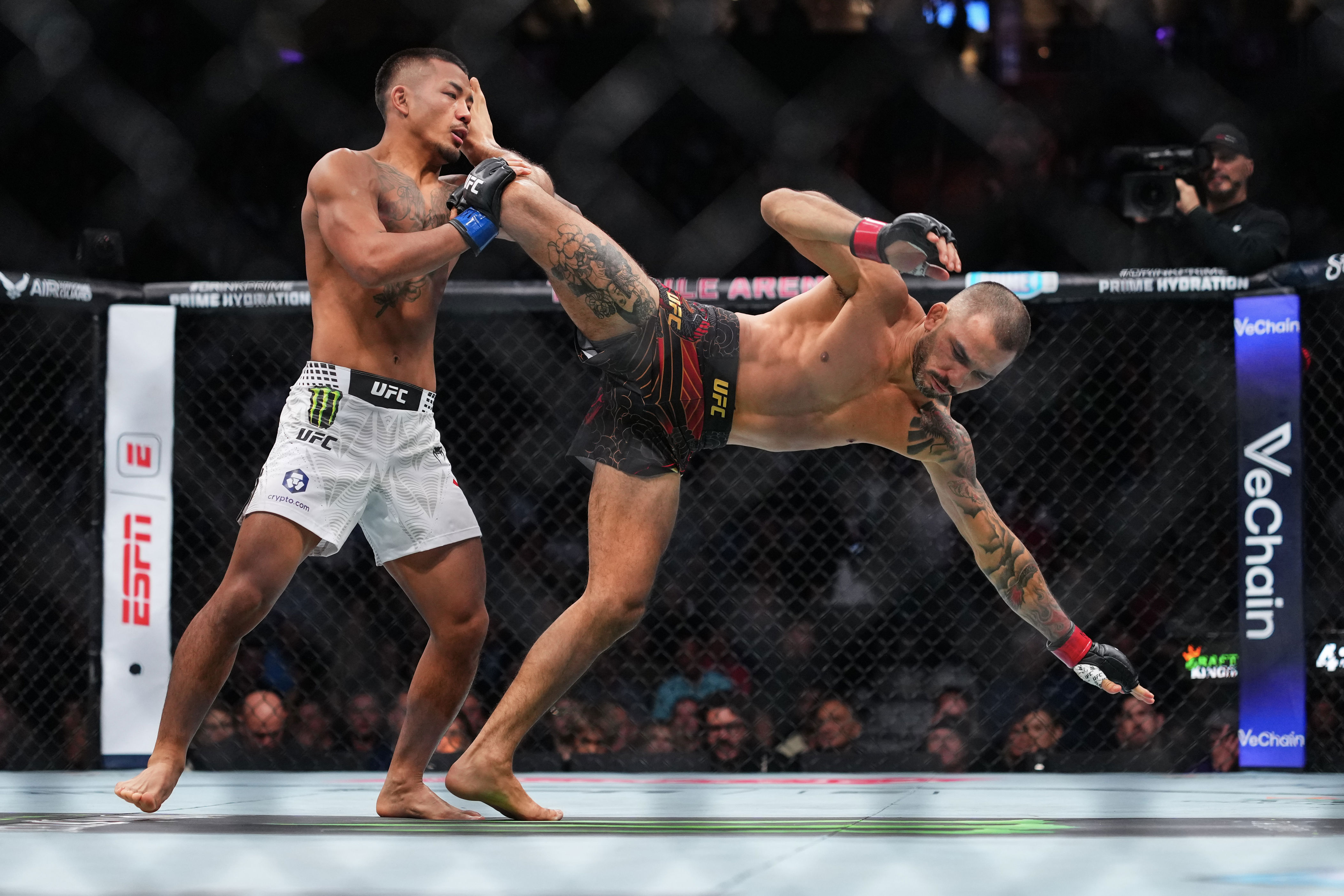 Charles Johnson sees 'no asterisk' in Joshua Van’s UFC title win ...