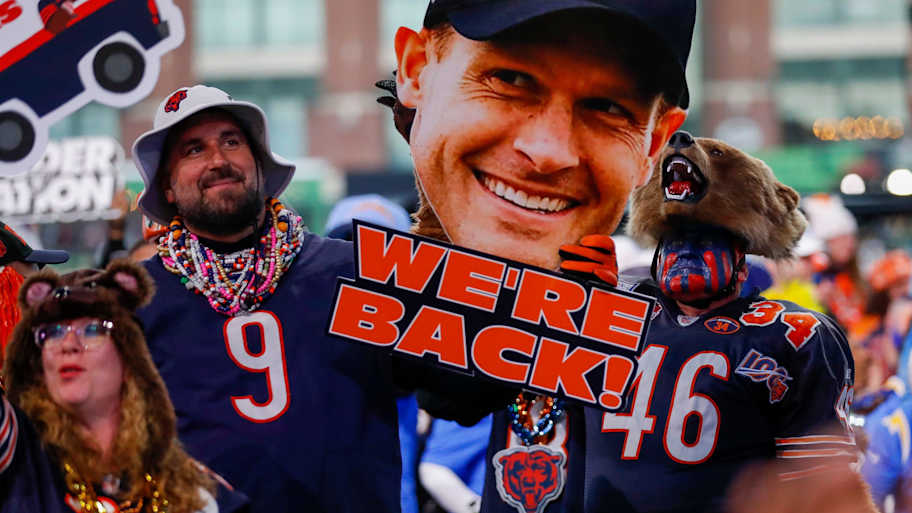 A familiar pattern is emerging in Chicago Bears 2026 NFL mock drafts