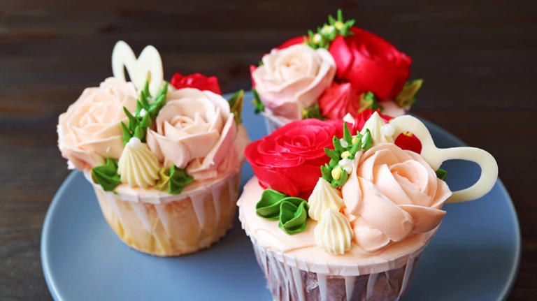 11 cupcake decorating trends you need to try ASAP