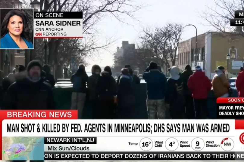 CNN reporter chokes on tear gas and struggles live on air during ...