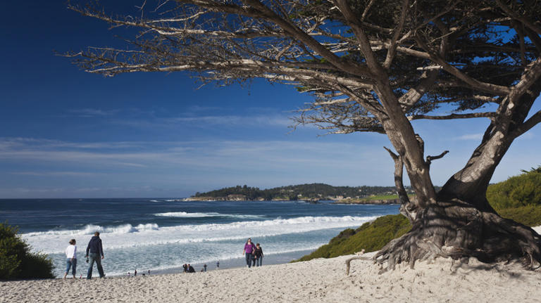 5 walkable US beach towns where you can skip the car