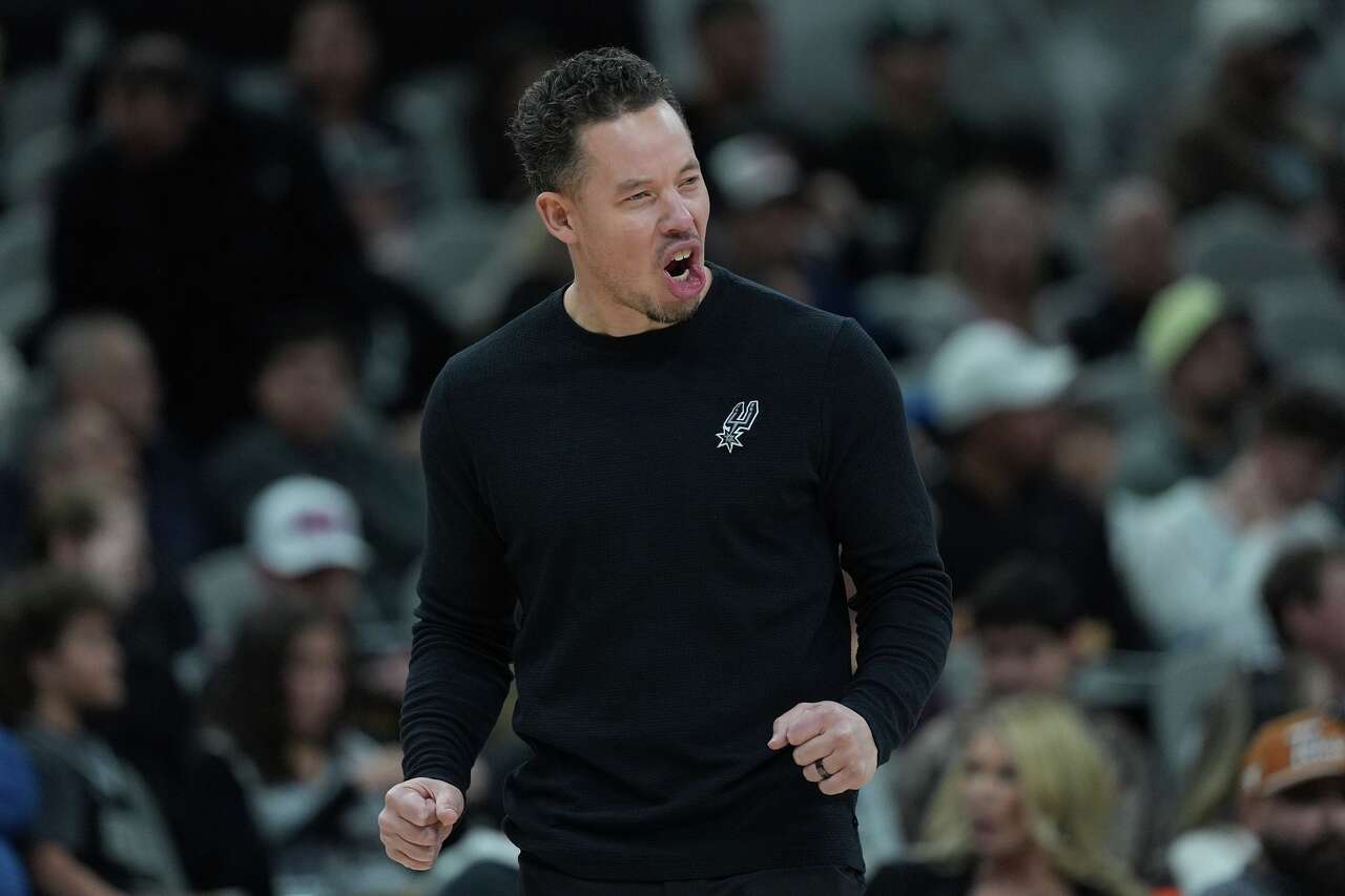 Following legends, Patriots' Mike Vrabel and Spurs' Mitch Johnson do it ...