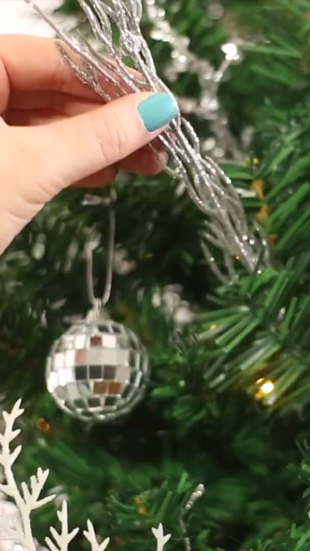 Add a little sparkle to your #Christmastree this year! 🪩🎄