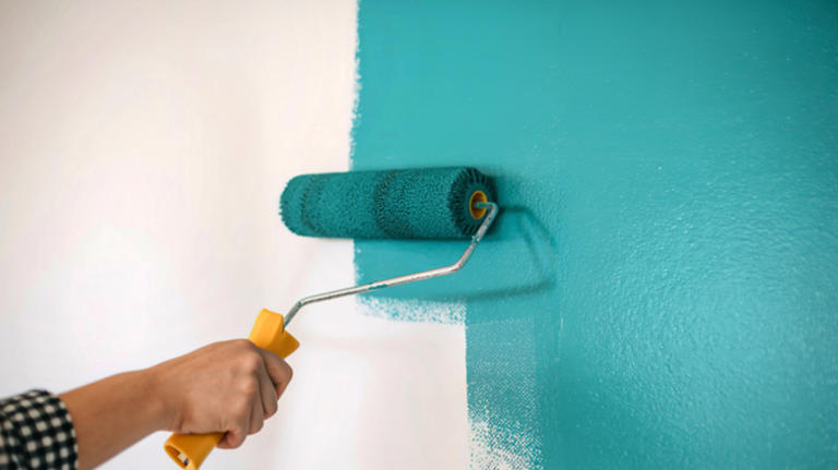 How to clean your walls without damaging the oil-based paint