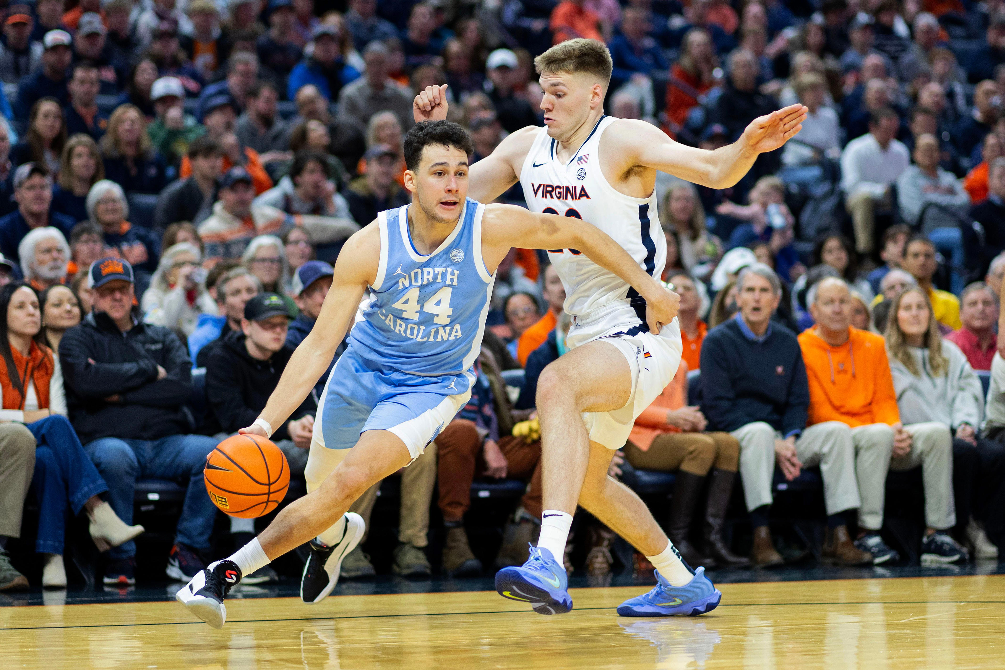 UNC roars back from 15-point deficit, downs UVA for first ACC road win
