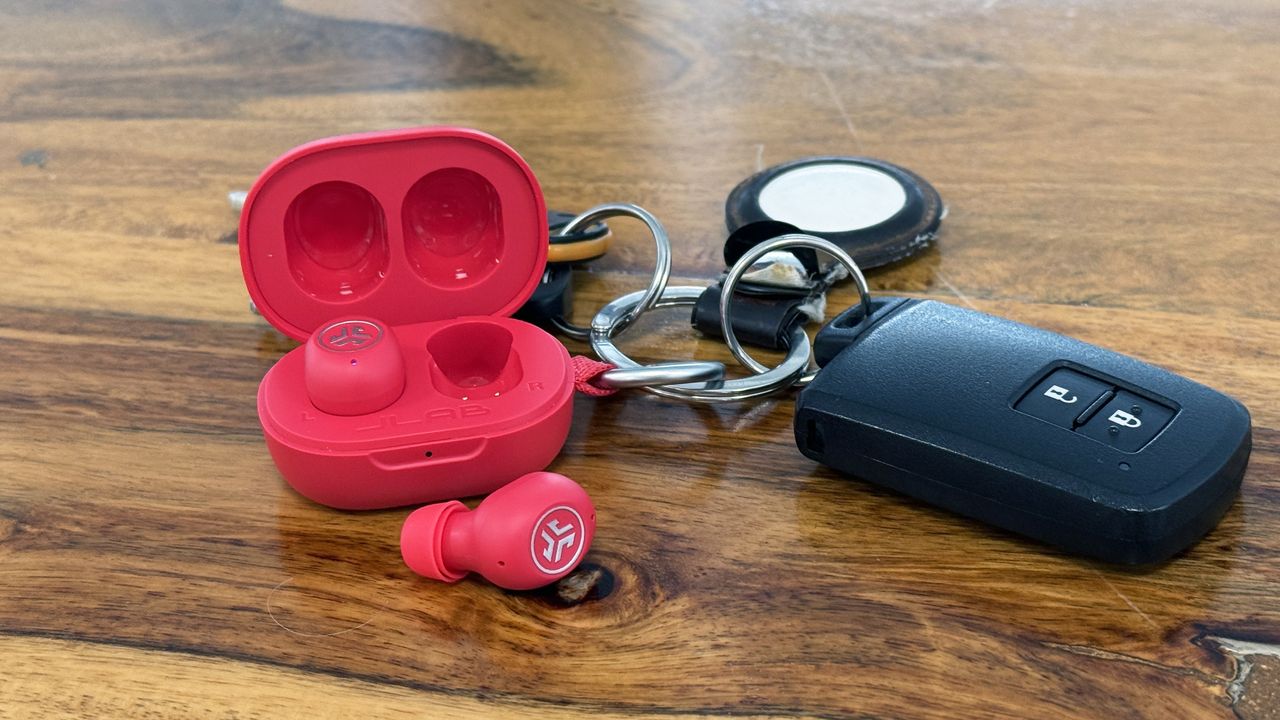 I tried the 'world's smallest' ANC earbuds, and they sound amazing for $40
