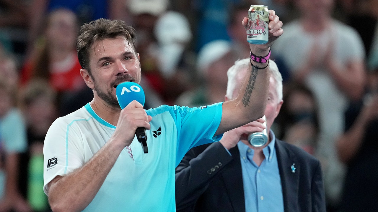 Three-time Grand Slam winner enjoys beer on court after emotional final ...