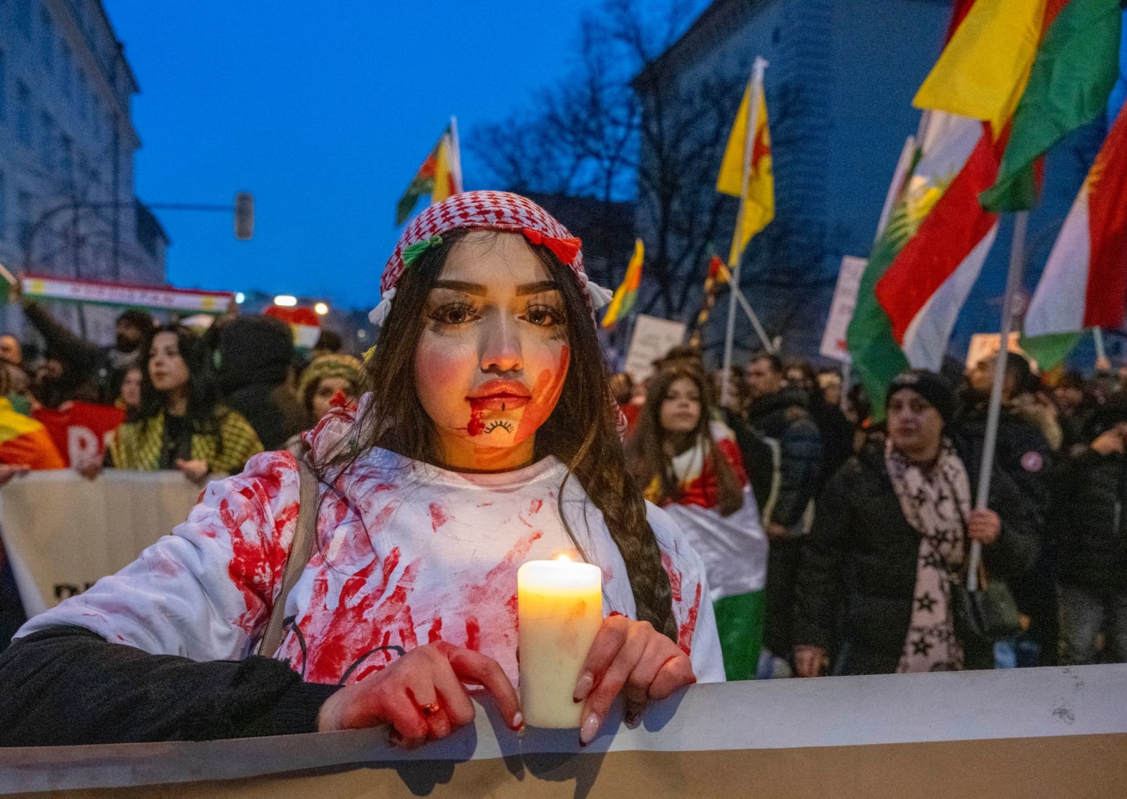 Over 20,000 demonstrate in Germany for Kurds in Syria