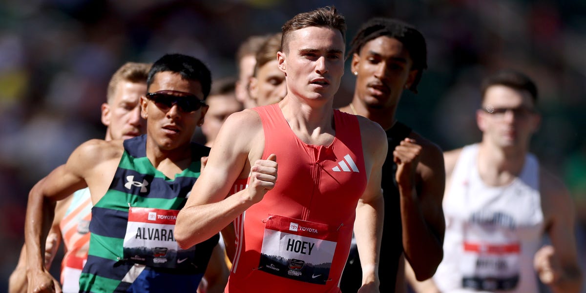 Josh Hoey breaks the 28-year-old world record in the indoor 800 meters