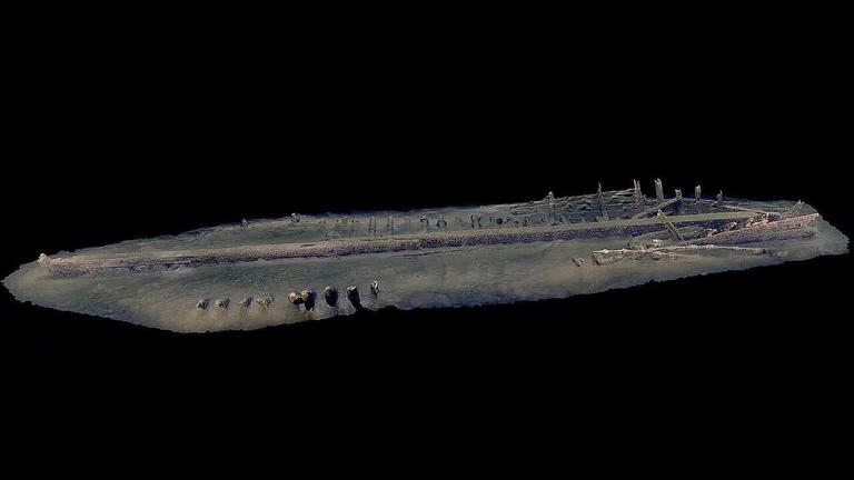 'Mystery and intrigue' centuries-old shipwreck discovered in Lake ...