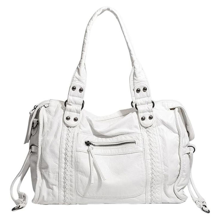 Rosamund Pike just delivered an elegant masterclass in refreshing all ...