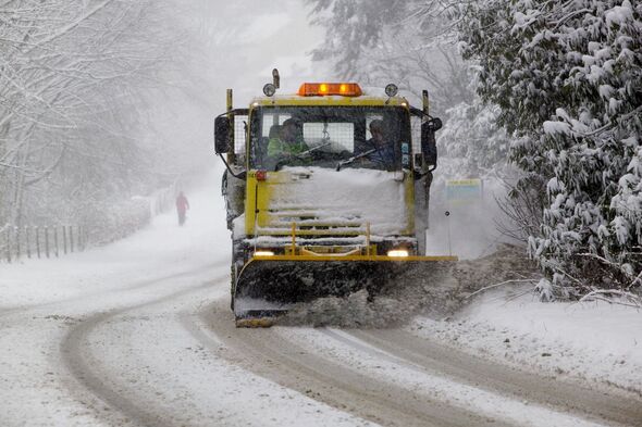 UK set to be battered by 40 hour blizzard next week as weather map ...