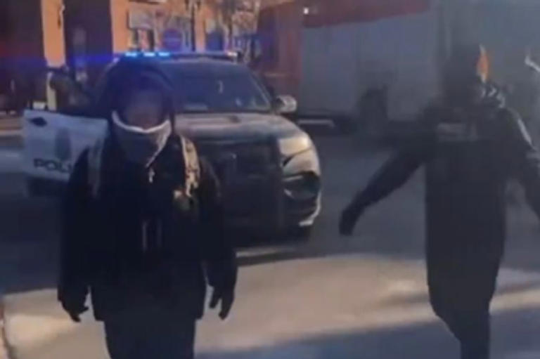 Terrified Minneapolis residents scream 'murderers' at federal agents ...
