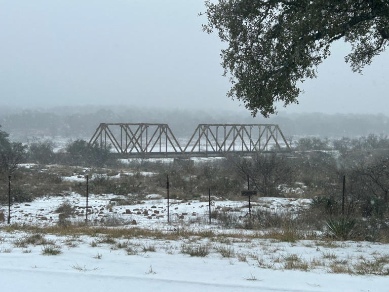 Live blog: Sleet, freezing rain blanketing Texas Hill Country; ice ...
