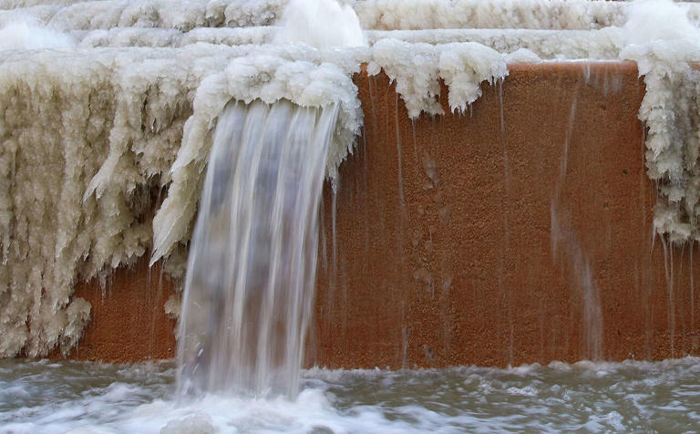 Forecast tightens as prolonged Houston freeze, ice risk come into focus