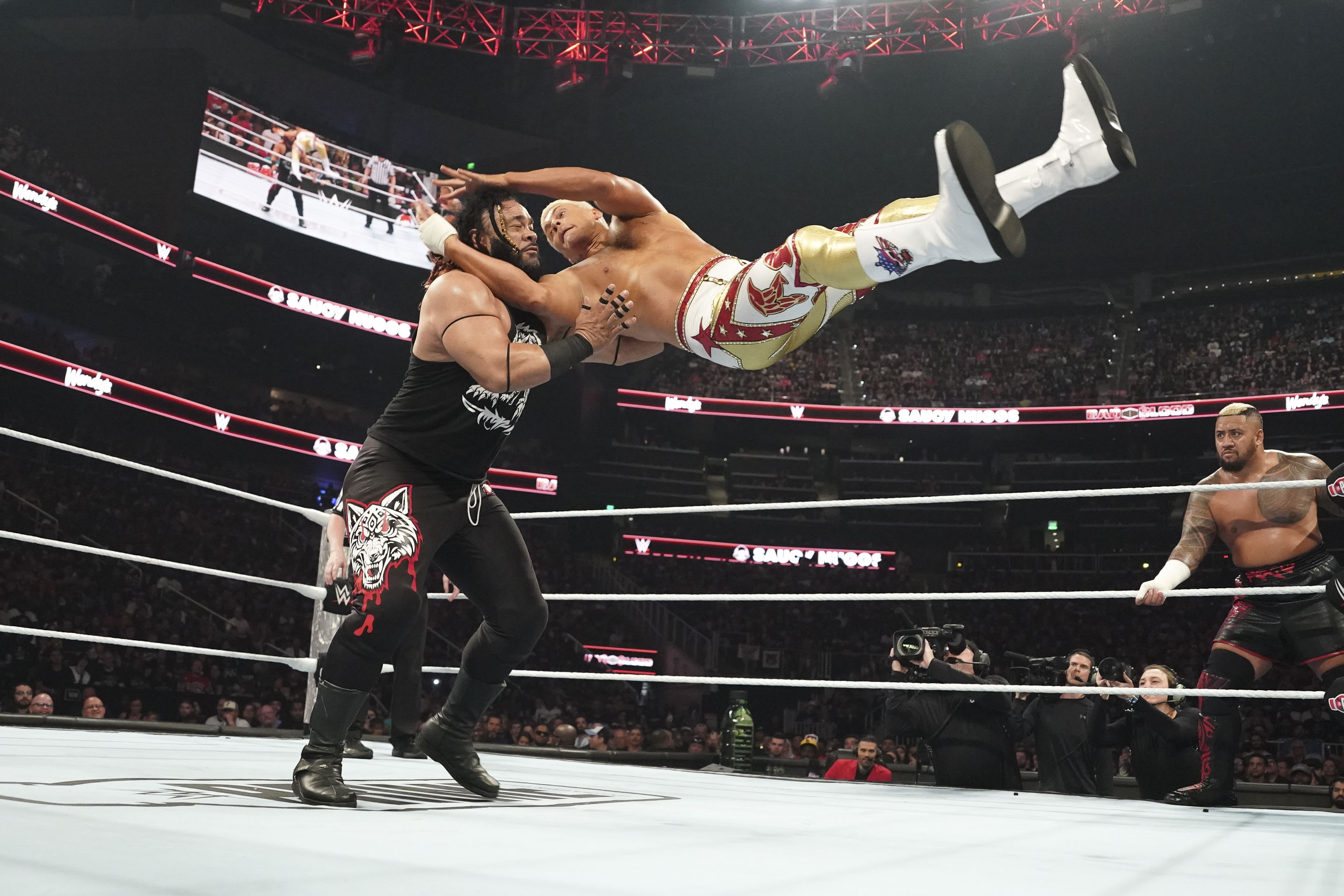 Saturday night’s main event results, live streaming match coverage ...