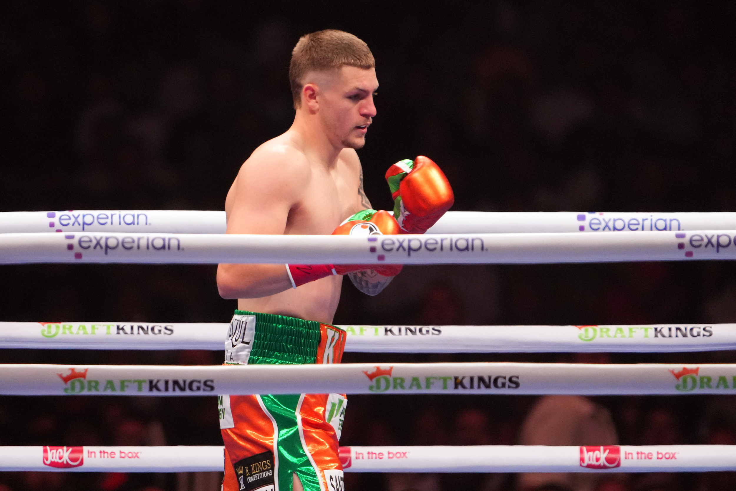 Callum Walsh cruises past Carlos Ocampo in Zuffa Boxing debut showcase