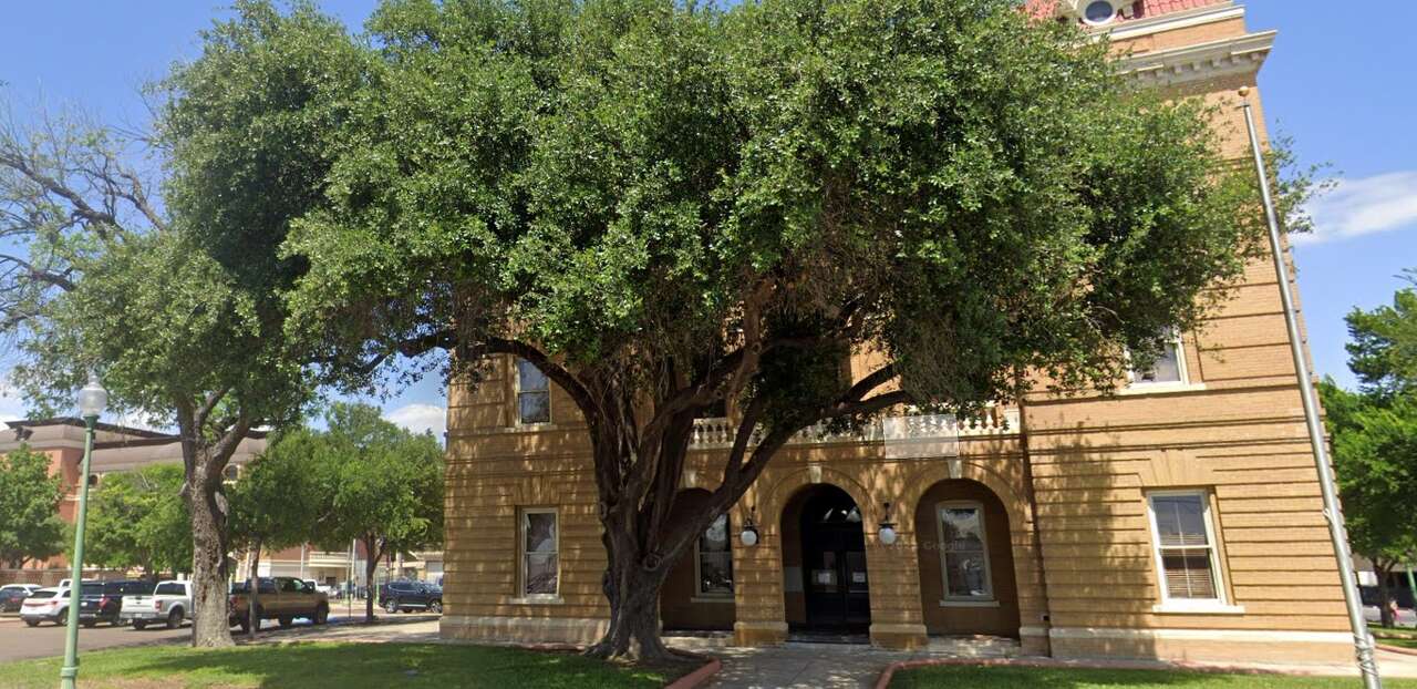 Freeze forecast prompts Webb County to delay meeting, office openings