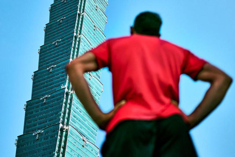 When will Alex Honnold climb Taipei 101 UK time?