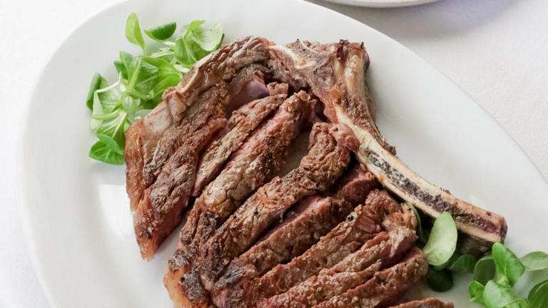 Frustrated aunt refuses to cook for 12-year-old niece after she ...